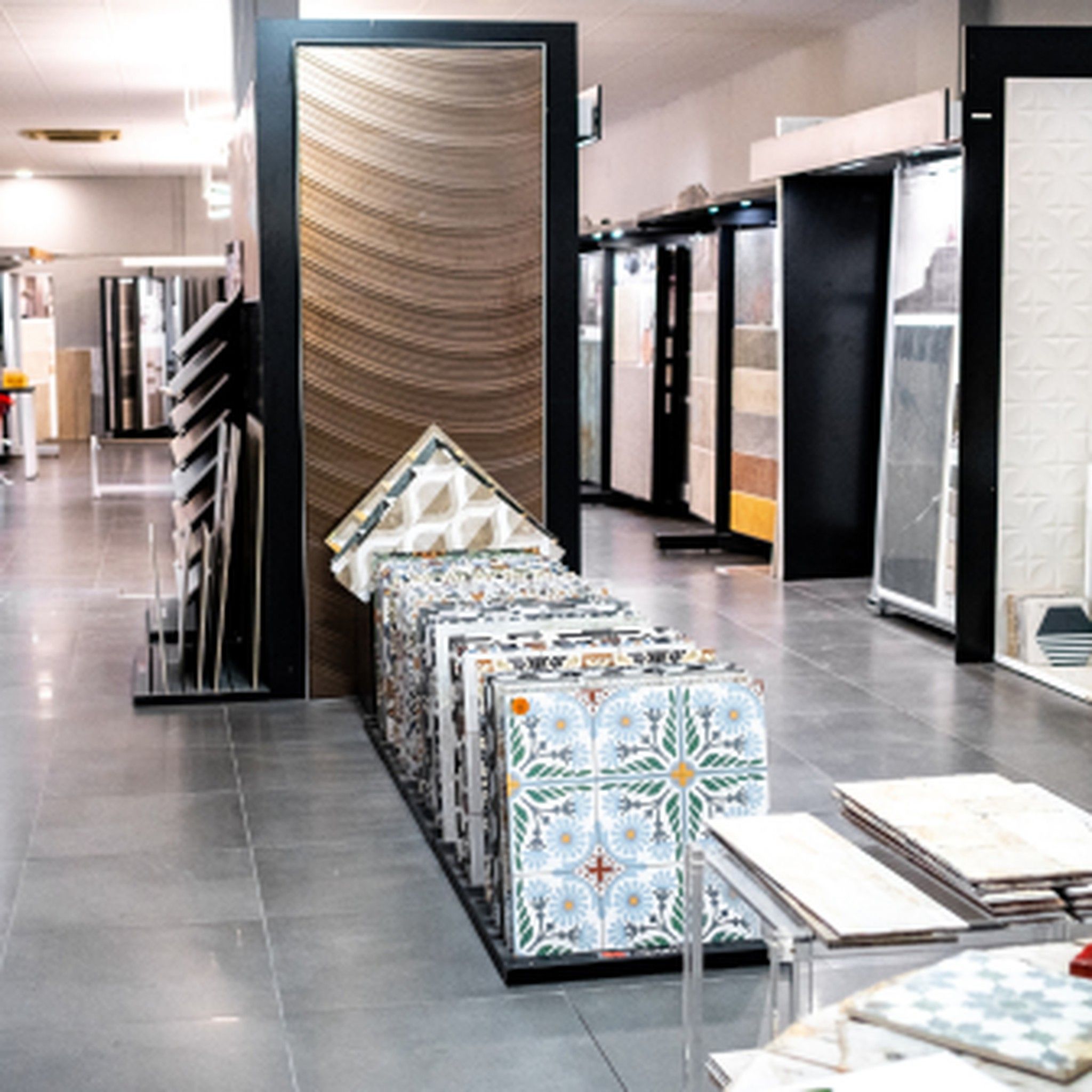 Exposición de Azulejos y Pavimentos : Tienda Online — Azulejossola