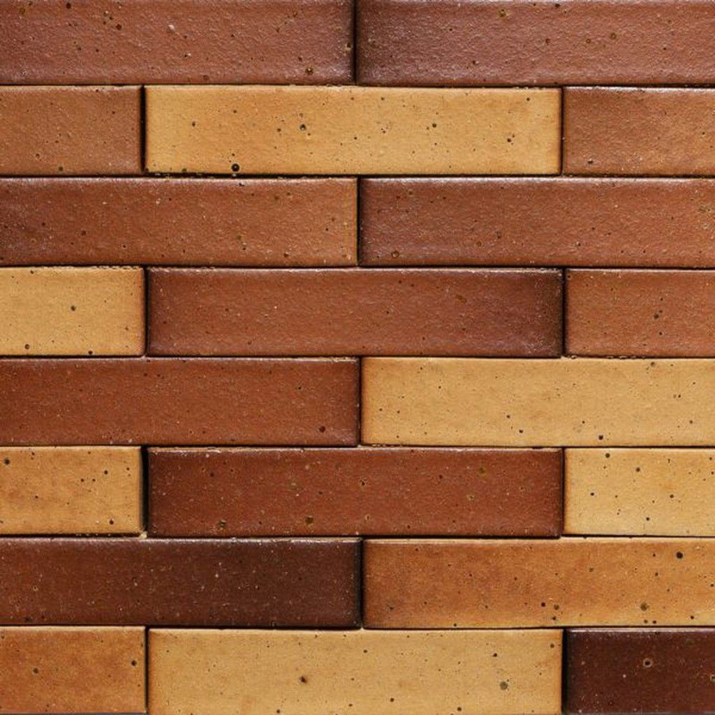 Casa De Ladrillo Y Revestimiento De Color Naranja