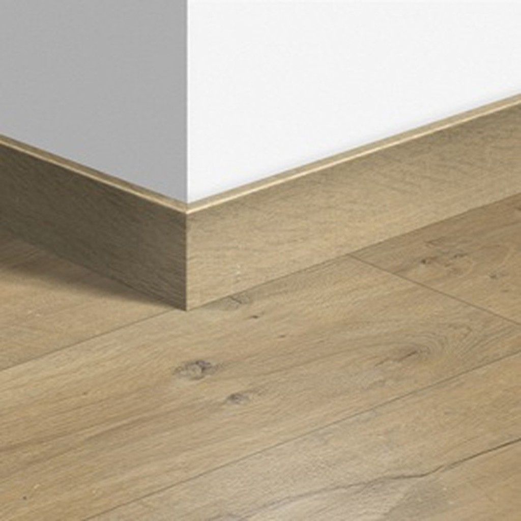 Rodapié laminado a juego con el suelo — Azulejossola